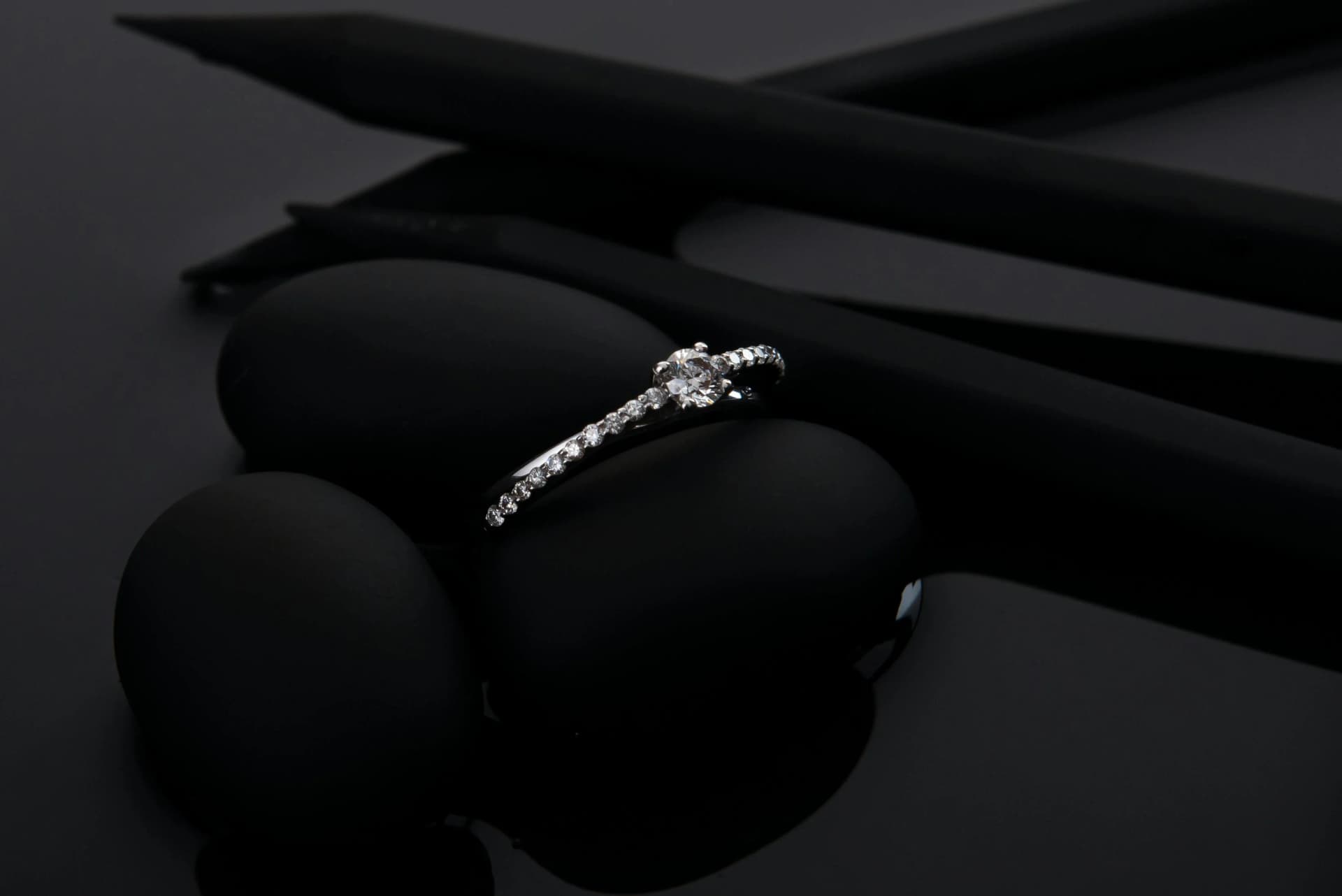 How Much Does an Engagement Ring Cost in London? (2026 Guide)