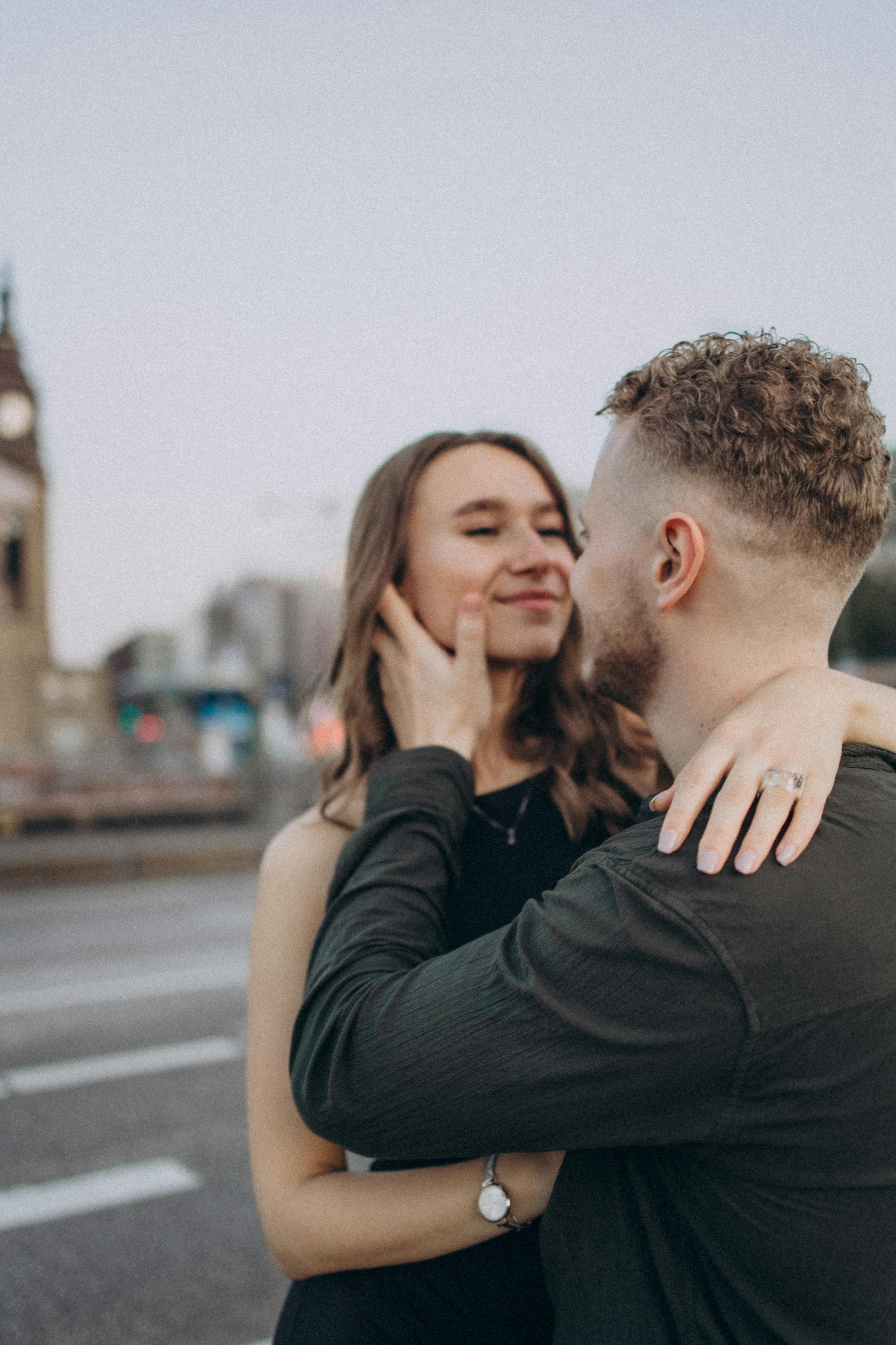 How to Pick the Perfect Engagement Ring to Complement Your Partner’s Style