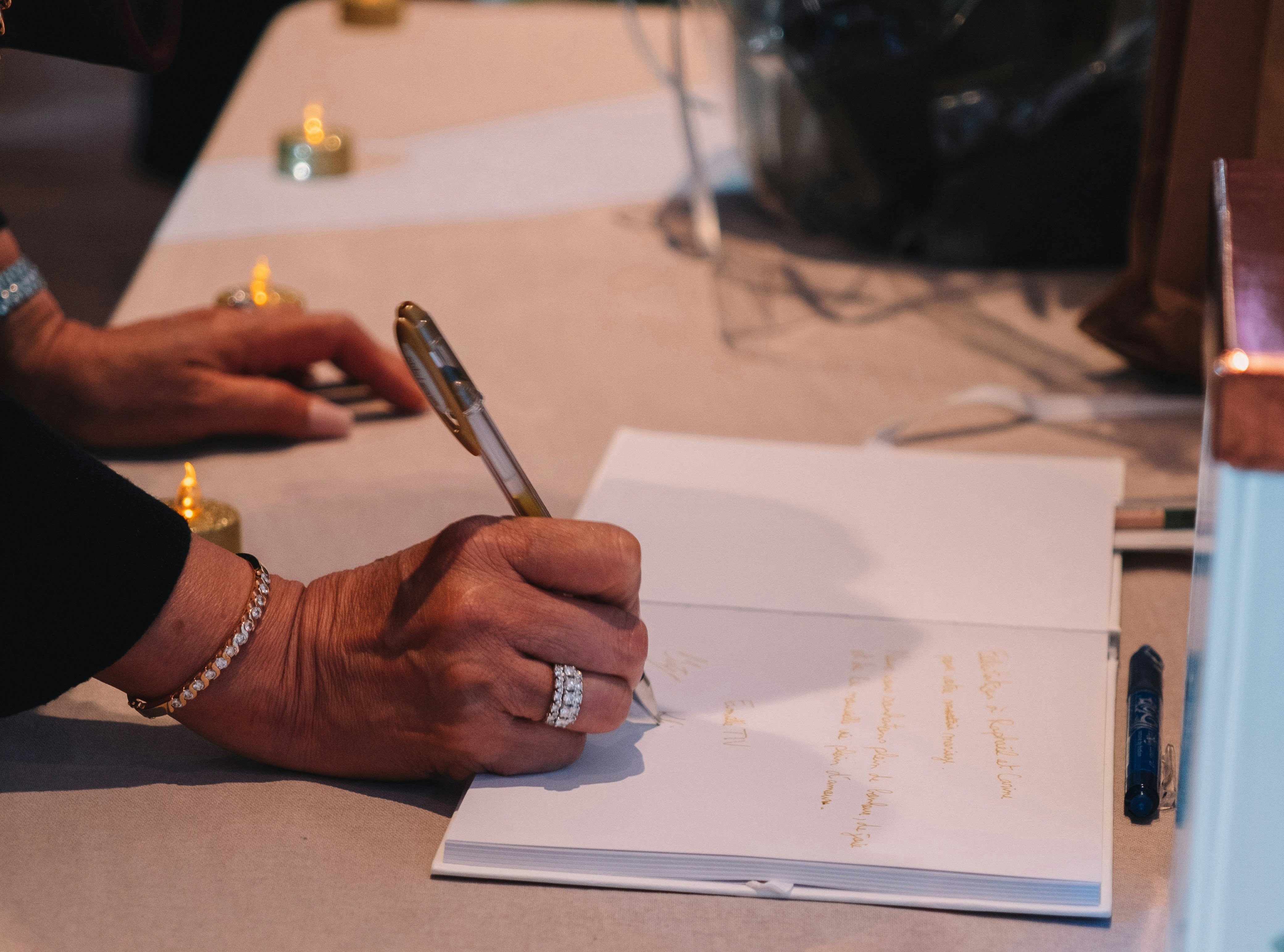 The Ultimate Diamond Engagement Ring Checklist for New Buyers