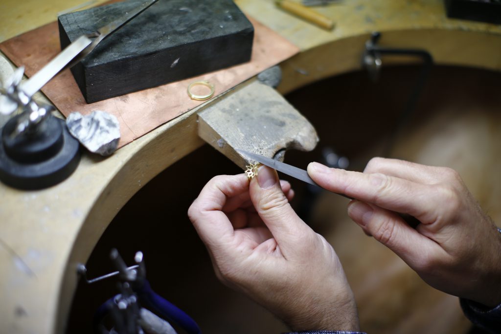 How to Clean a Diamond Ring | Reve Diamonds